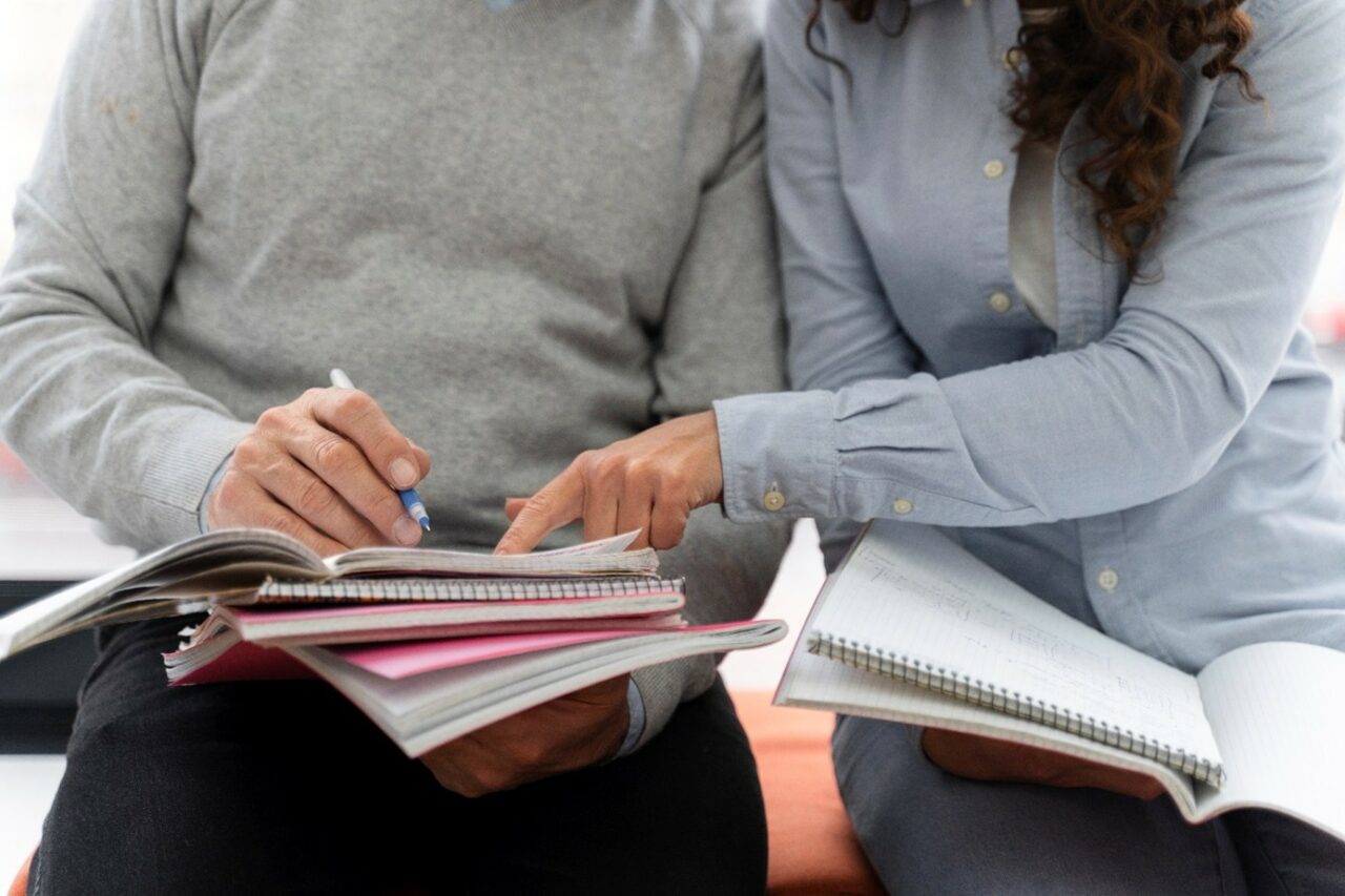 Choisir sa formation dci : guide par profil professionnel